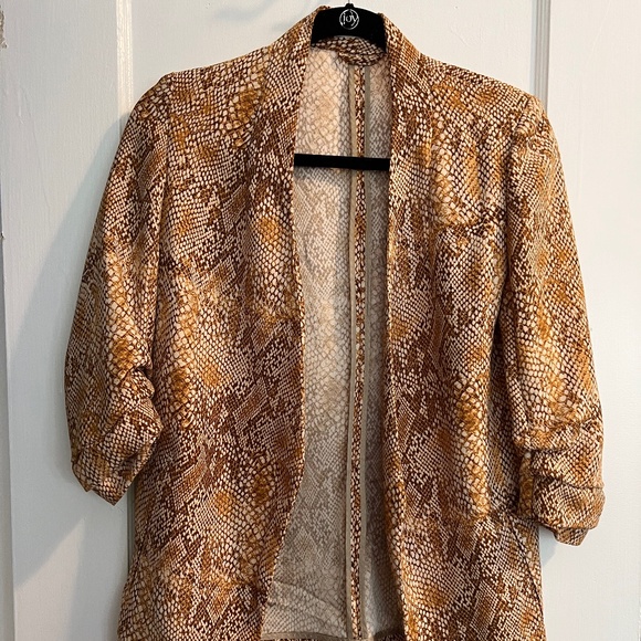 Aritzia | Jackets & Coats | Babaton Aritzia Snakeskin Blazer Size ...